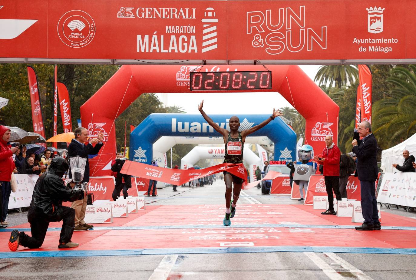 Photos: The best images from Sunday's Generali Malaga Marathon race ...