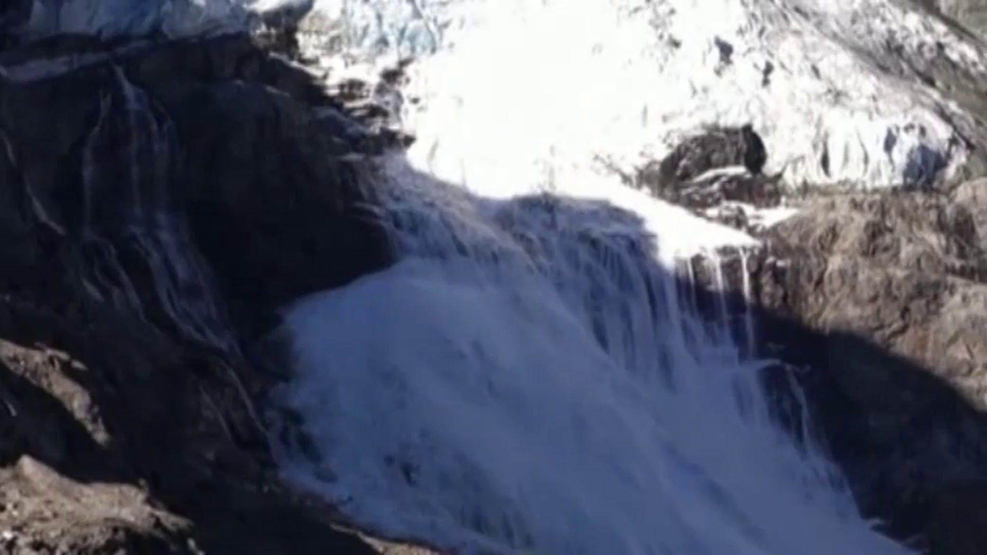 Espectacular colapso de un glaciar en Suiza | Diario Sur