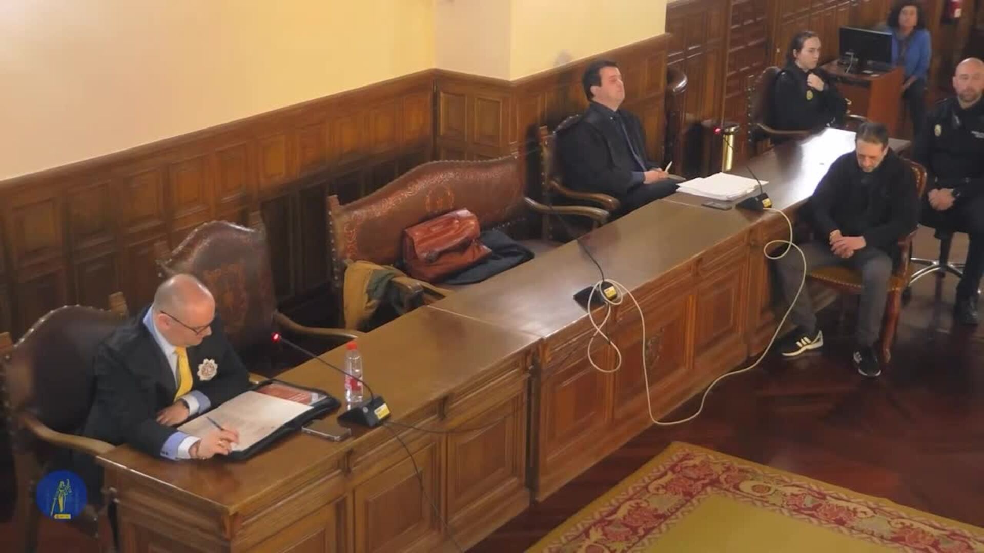 El jurado encuentra culpable por unanimidad al acusado de asesinar prendiendo fuego a su madre ...