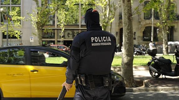 La Generalitat activa a los Mossos para garantizar la seguridad el 9-N ...